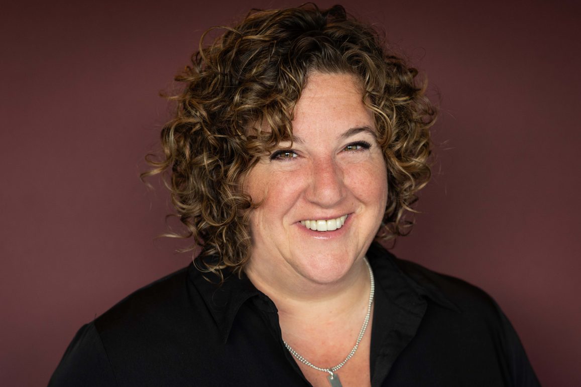 PRODUCTION BEGINS ON NEW TWEEN MURDOCH MYSTERIES SPINOFF MACY MURDOCH ...